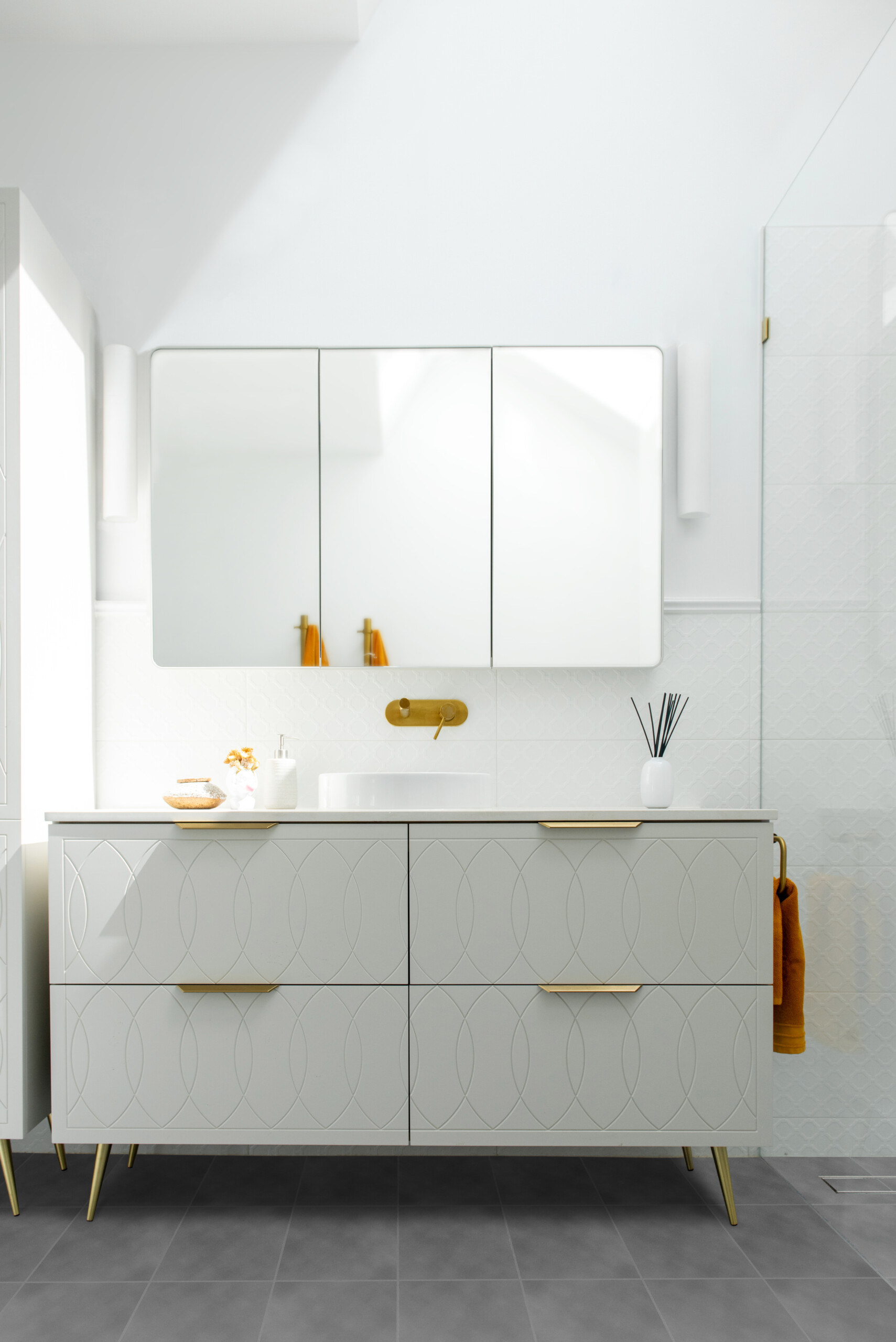 Sutherland House – Shaving Cabinet | Timberline